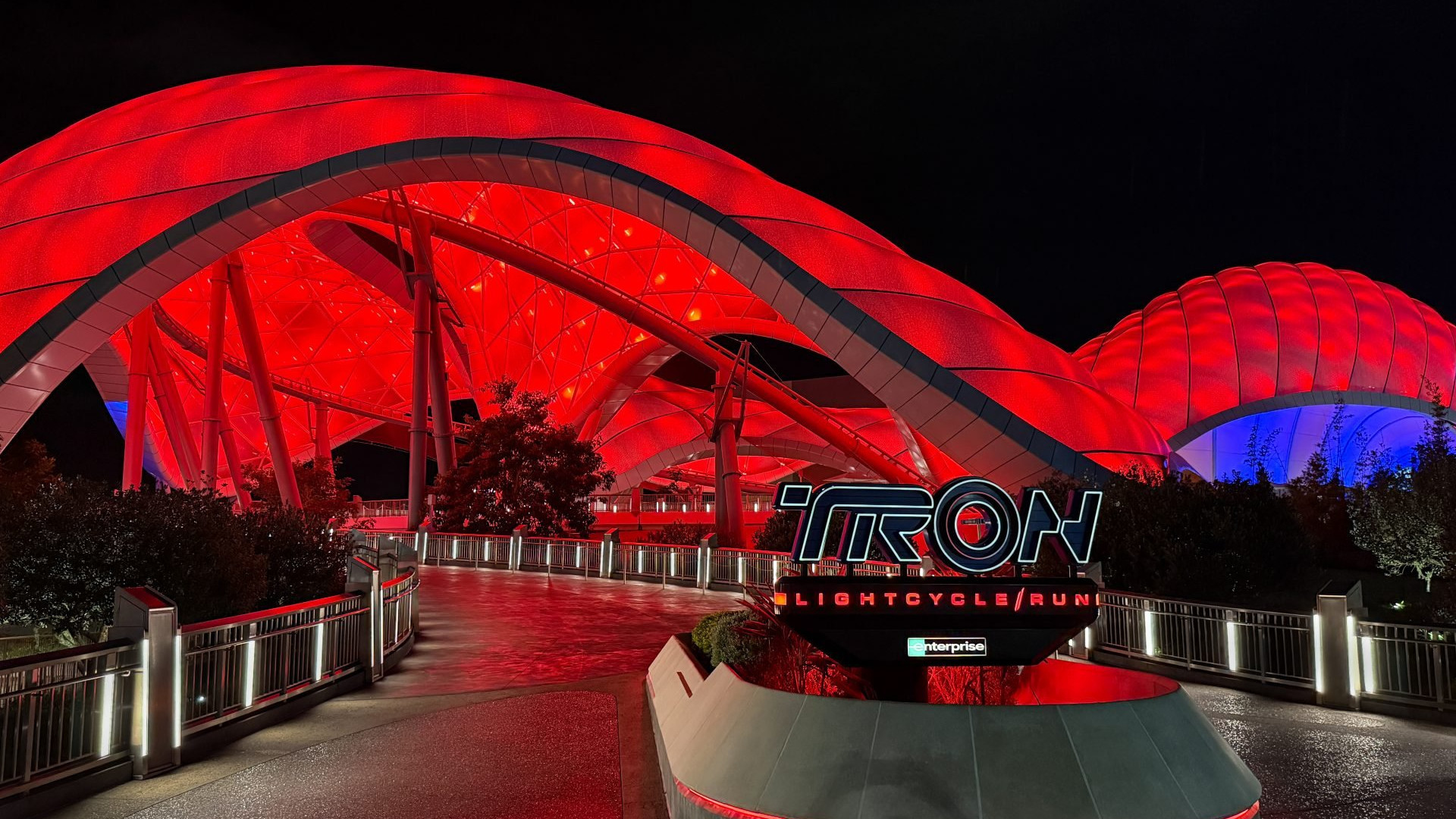 Horská dráha Tron Lightcycle Run v Disney Worldu nahrazuje hudbu Daft ...